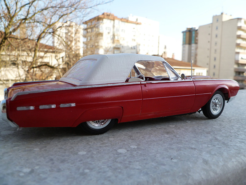 1962 Ford Thunderbird -- Plastic Model Car Kit -- 1/25 Scale -- #682 ...