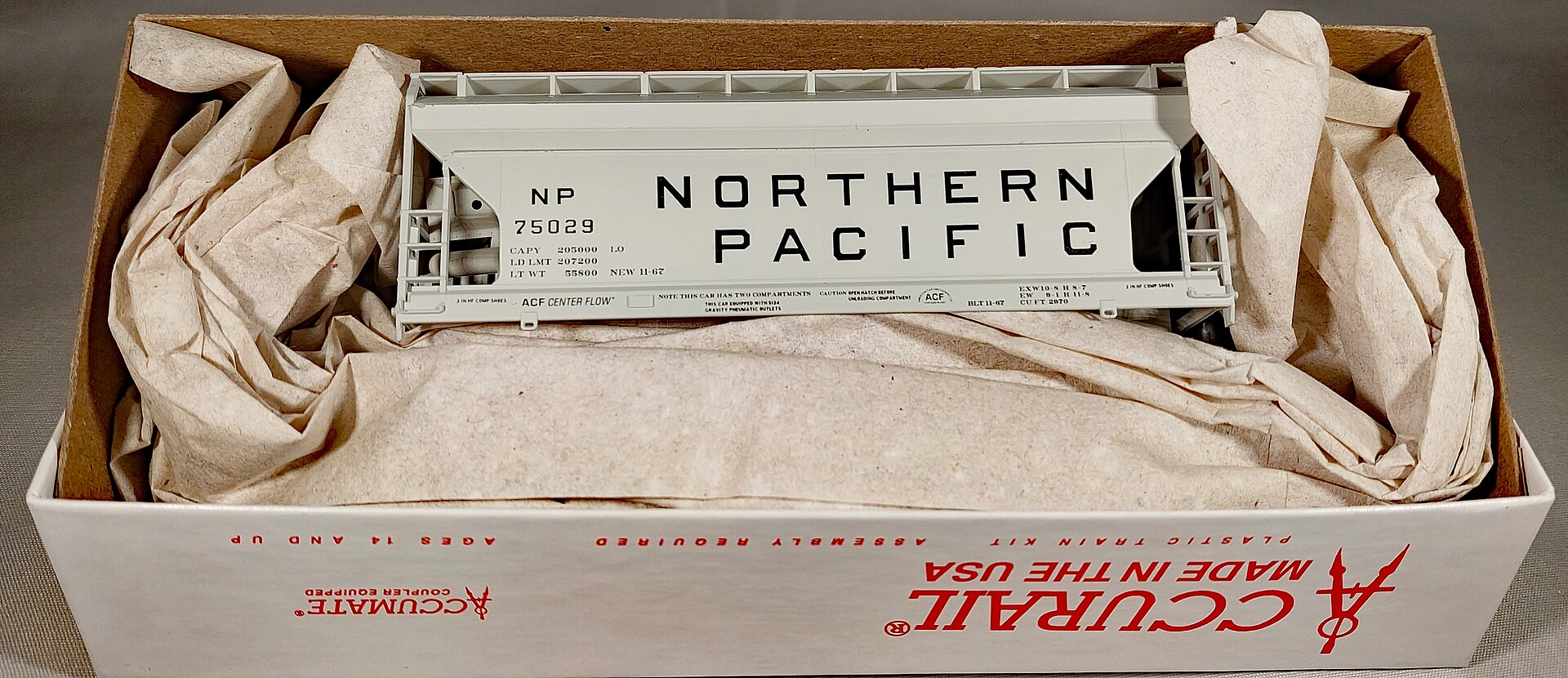 ACF 2-bay Center-Flow Covered Hopper NP #75029 -- HO Scale Model Train ...
