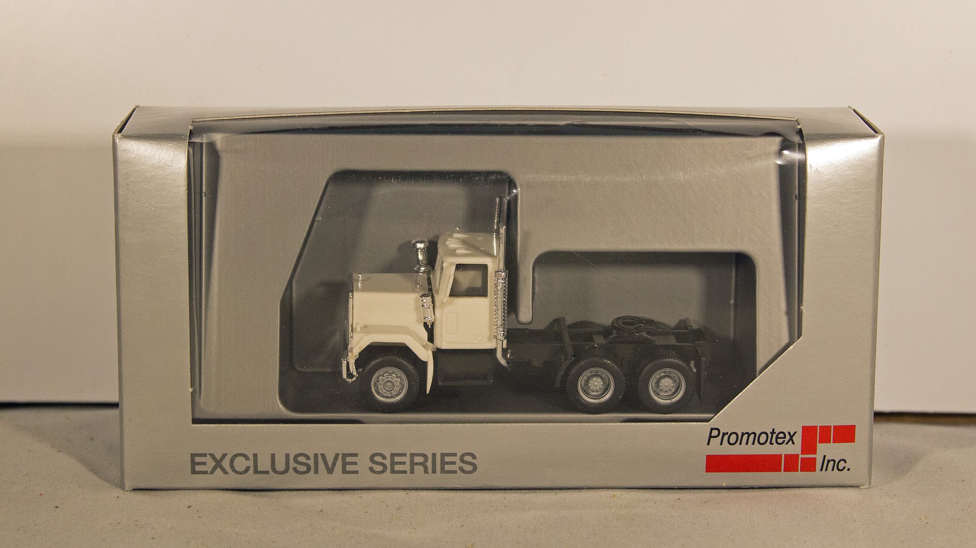 GMC - General Conventional w/Short Chassis - Unpainted -- HO Scale ...