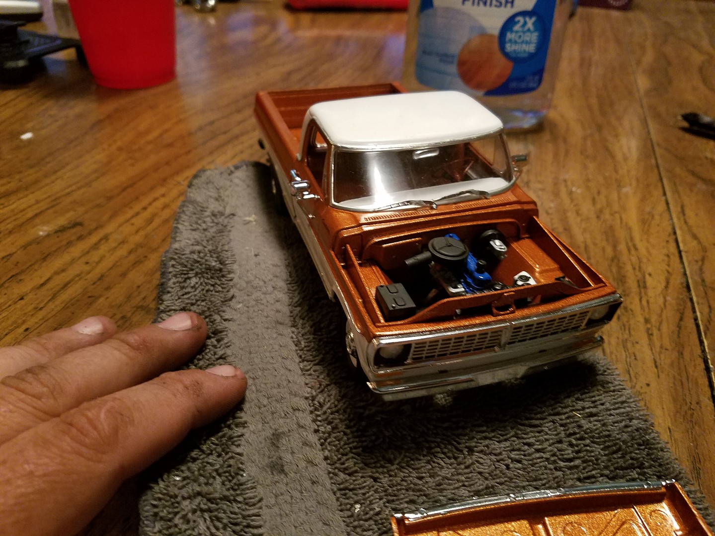 1970 Ford F-100 Custom Cab -- Plastic Model Truck Kit -- 1/25 Scale ...