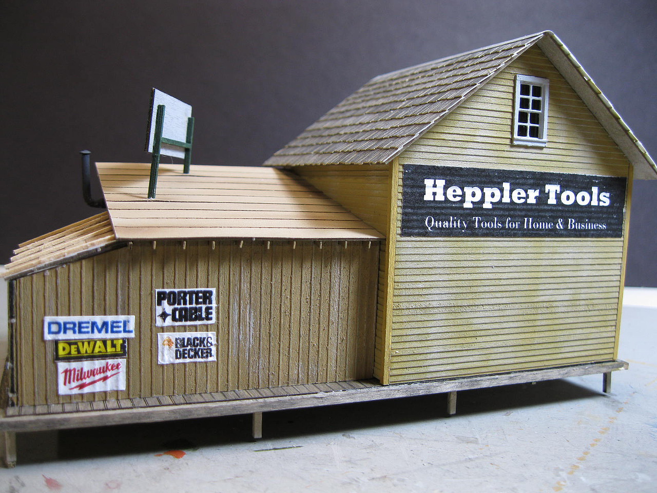 Oakleaf Shipping & Storage - Kit -- HO Scale Model Railroad Building ...