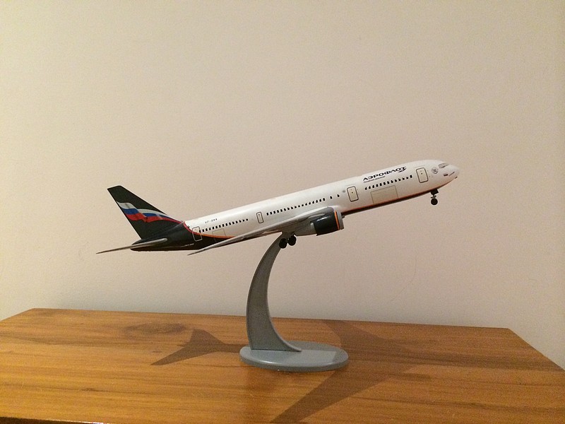 Gallery Pictures Zvezda Boeing 767-300 Plastic Model Airplane Kit 1/144 ...