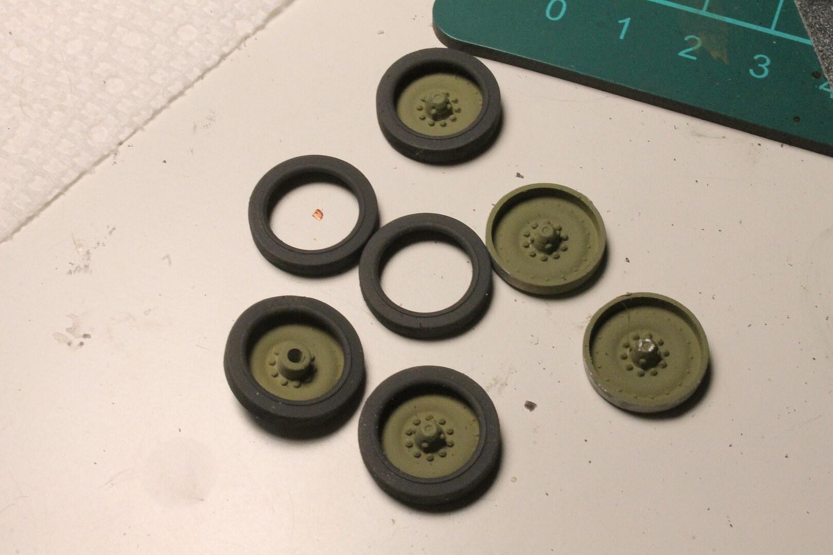 US M270/A1 Multiple Launch Rocket System -- Plastic Model Military Kit ...