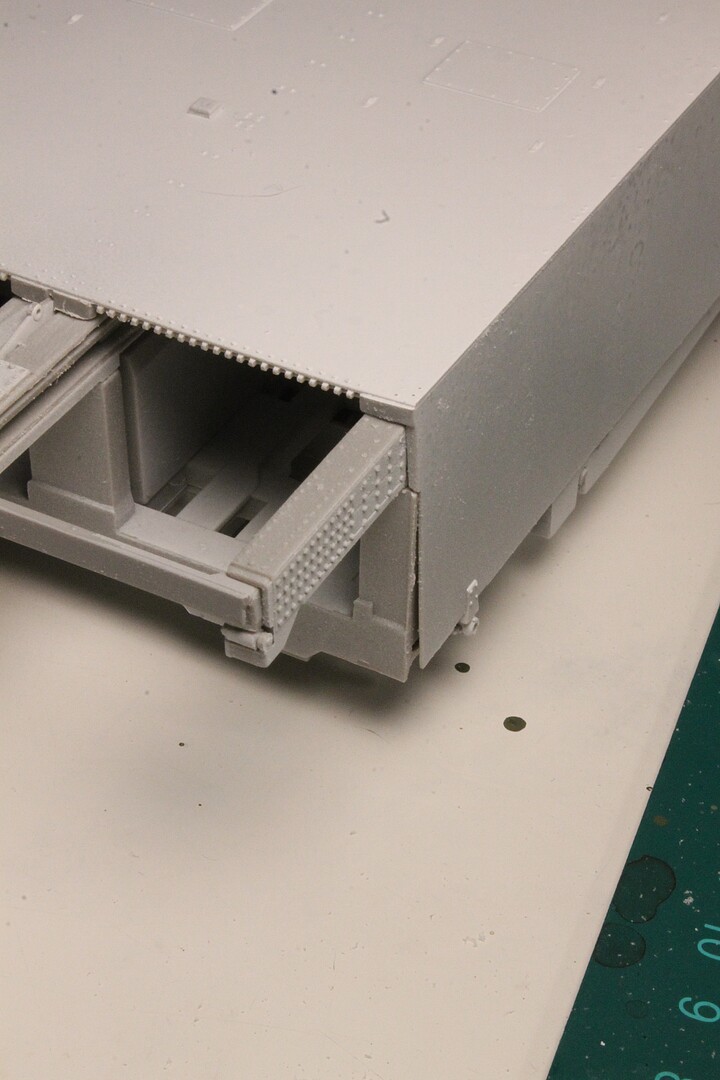 US M270/A1 Multiple Launch Rocket System -- Plastic Model Military Kit ...