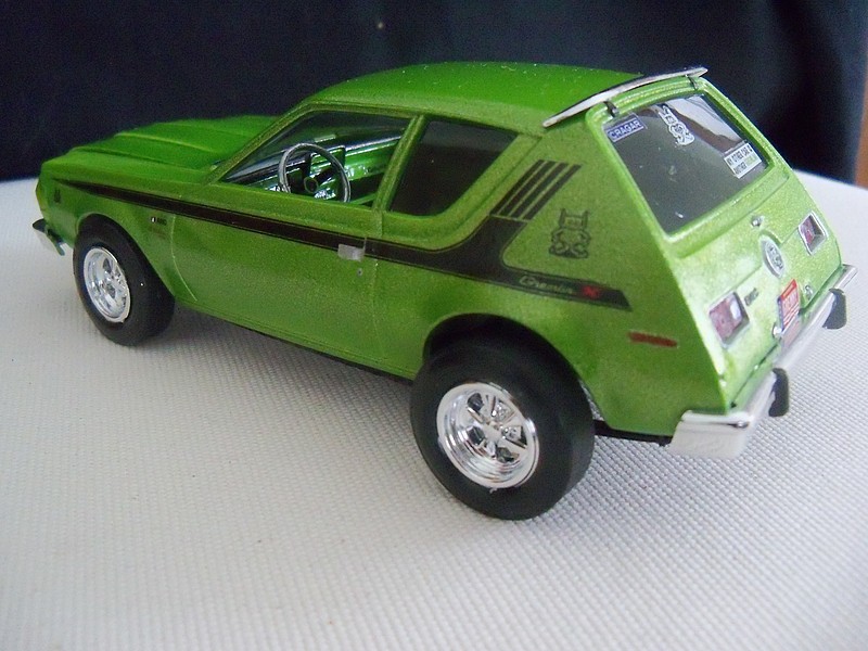 1976 AMC Gremlin -- Plastic Model Car Kit -- 1/25 Scale -- #690 ...