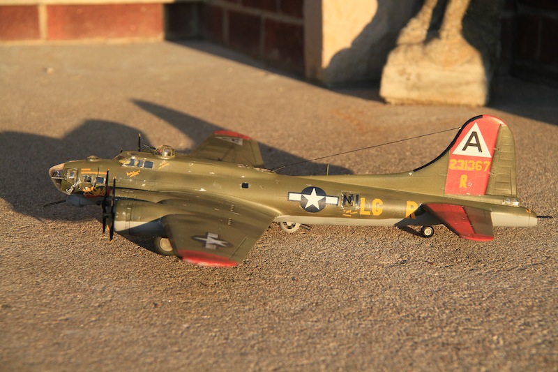B-17G Flying Fortress -- Plastic Model Airplane Kit -- 1/48 Scale ...