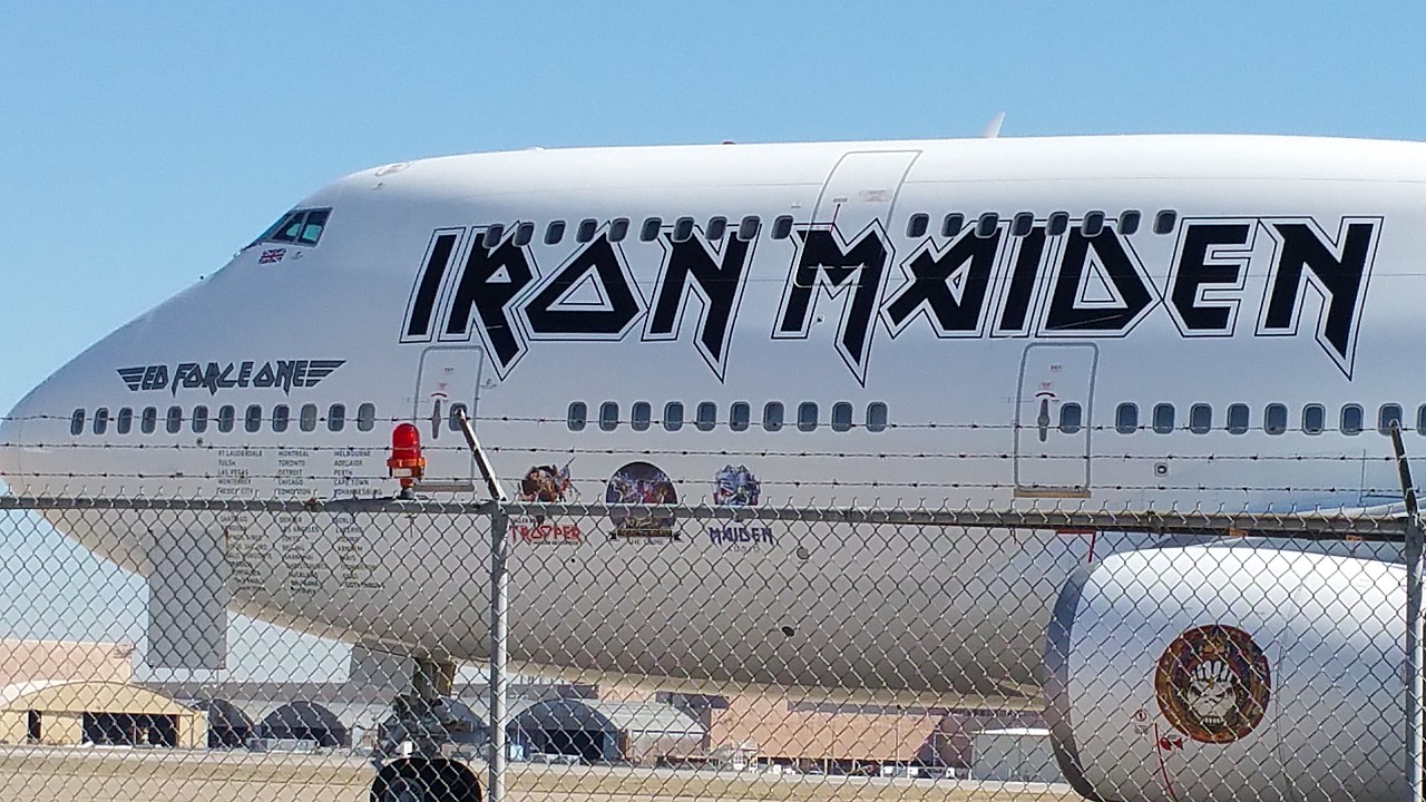 Boeing 747-400 Iron Maiden Ltd. Ed. -- Plastic Model Airplane Kit -- 1/ ...