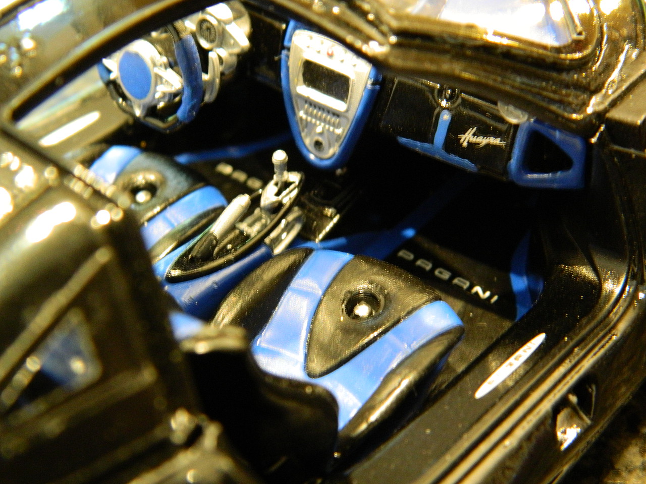 Pagani Huayra Italian 2-Door Sports Car (New Tool) -- Plastic Model Car ...