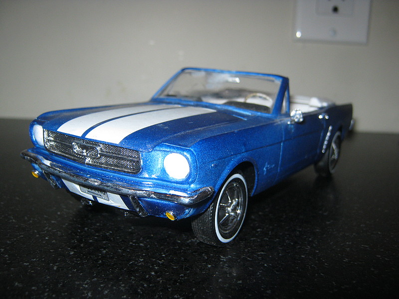 1964 Mustang Convertible -- Plastic Model Car Kit -- 1/24 Scale ...