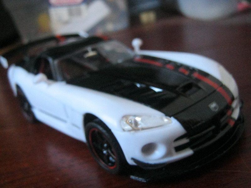 Dodge Viper SRT10 ACR -- Plastic Model Car Kit -- 1/25 Scale -- #854243 ...