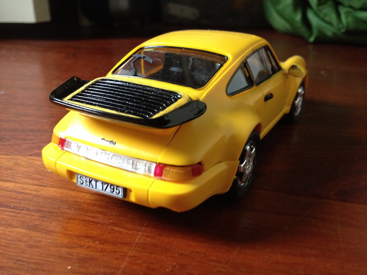 Porsche 911 Turbo -- Plastic Model Car Kit -- 1/24 Scale -- #553675 ...