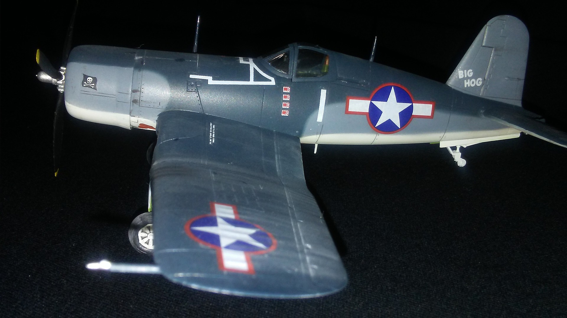F4U1 Corsair Fighter -- Plastic Model Airplane Kit -- 1/72 Scale ...