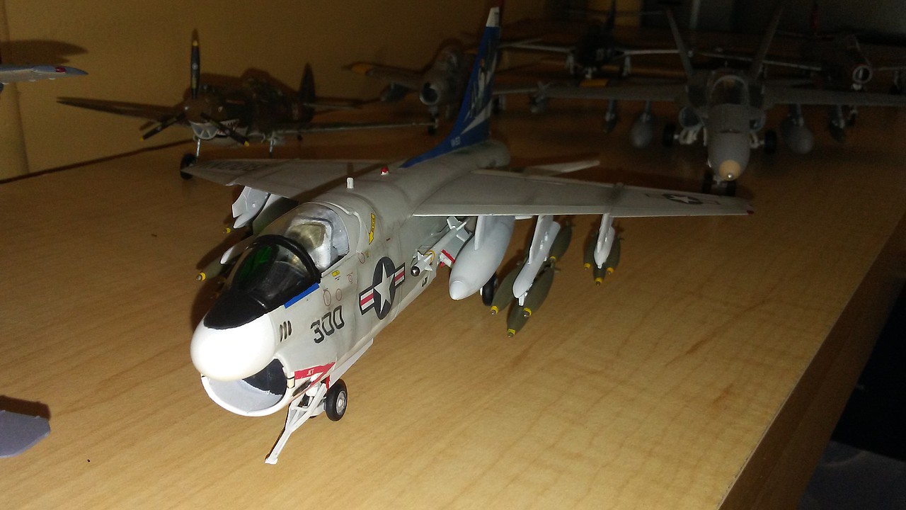 A7A Corsair II Aircraft -- Plastic Model Airplane Kit -- 1/72 Scale ...