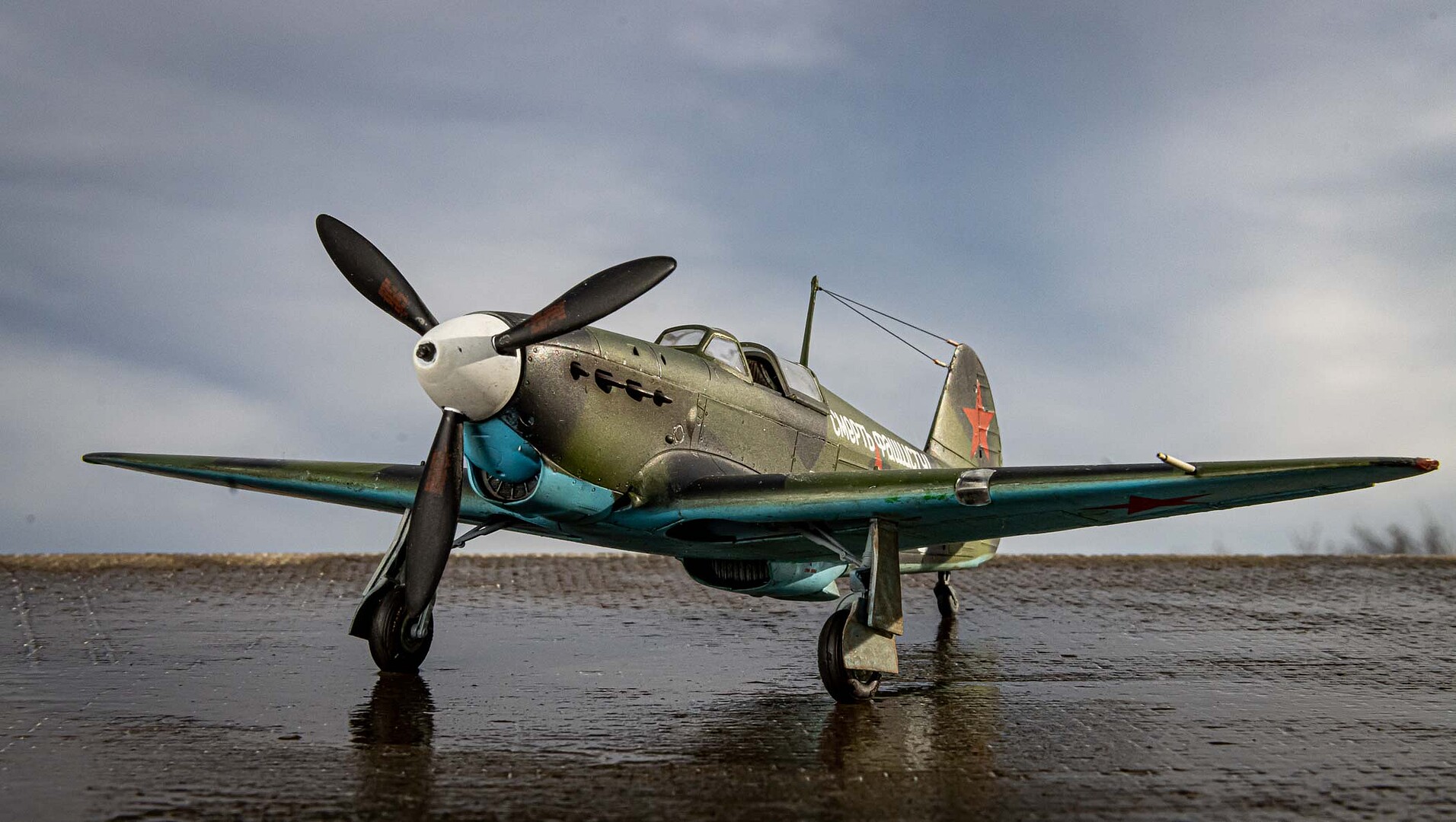 Gallery Pictures Academy YAK-1 BATTLE OF STALINGRD Plastic Model ...