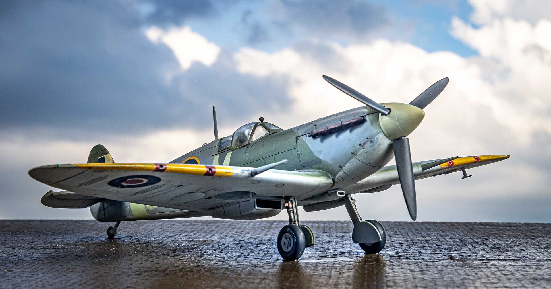 Supermarine Spitfire VB Fighter Aircraft -- Plastic Model Airplane Kit ...