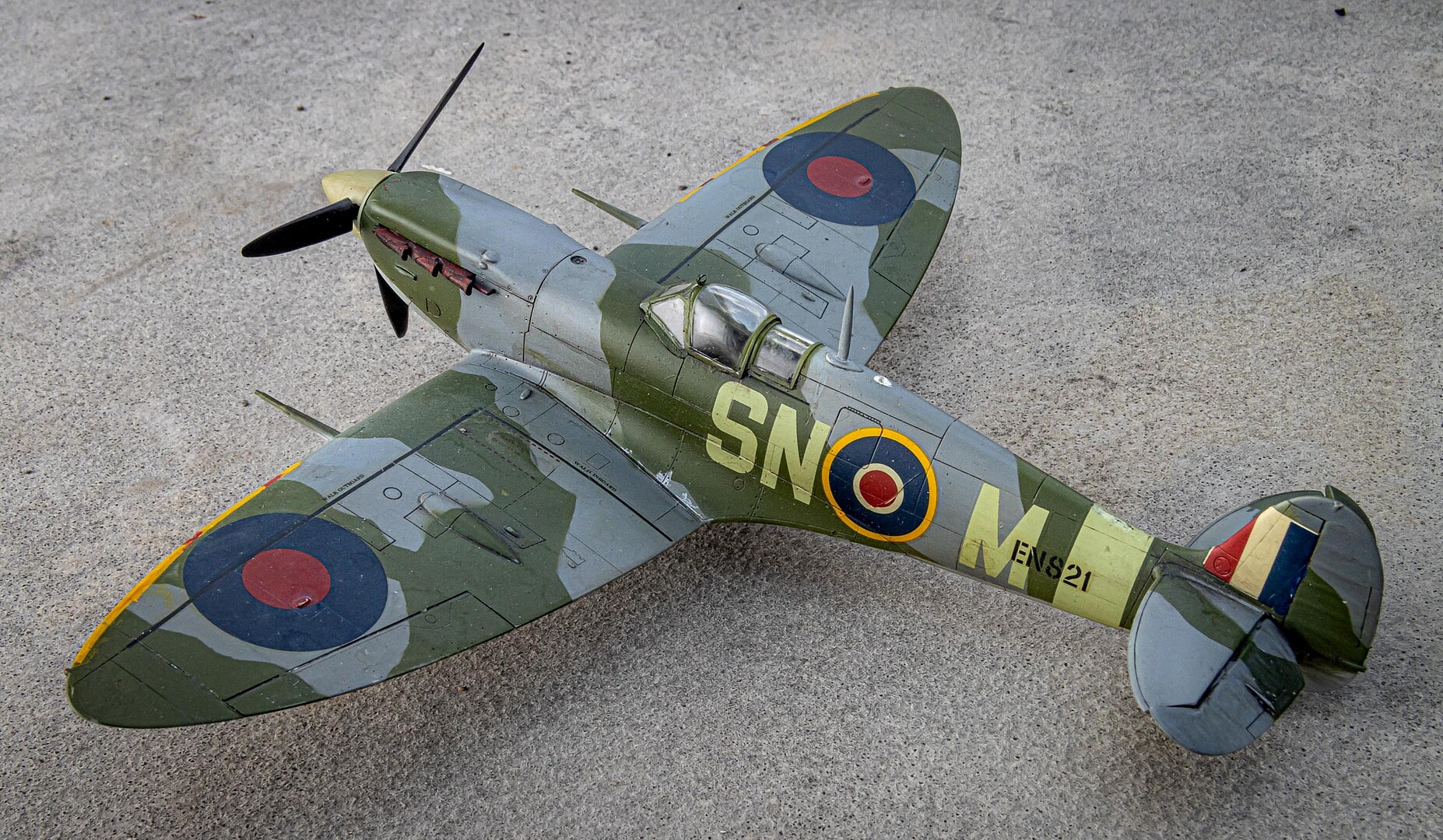Supermarine Spitfire VB Fighter Aircraft -- Plastic Model Airplane Kit -- 1/48 Scale -- #61033 ...