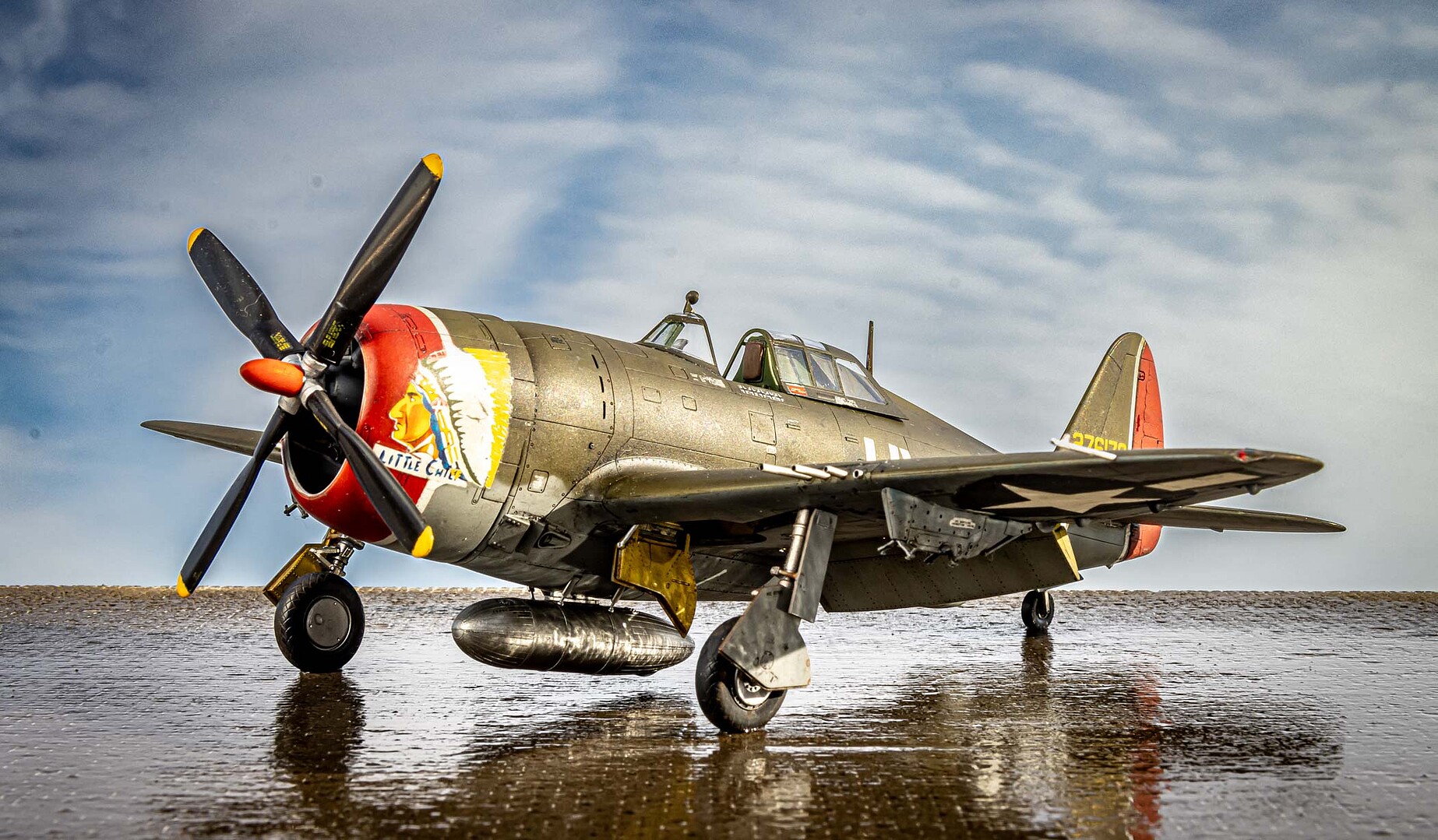 Republic P-47D Thunderbolt Fighter Aircraft -- Plastic Model Airplane ...