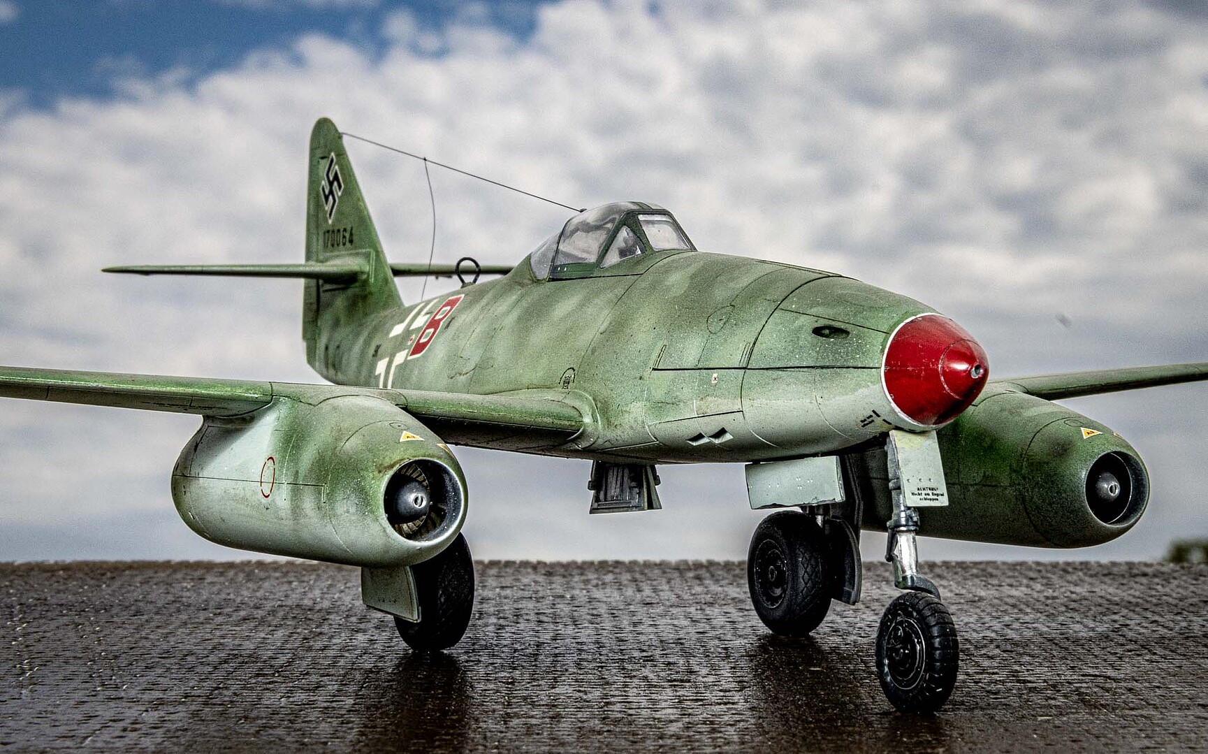 Messerschmitt Me 262 A-1a Fighter Aircraft -- Plastic Model Airplane ...