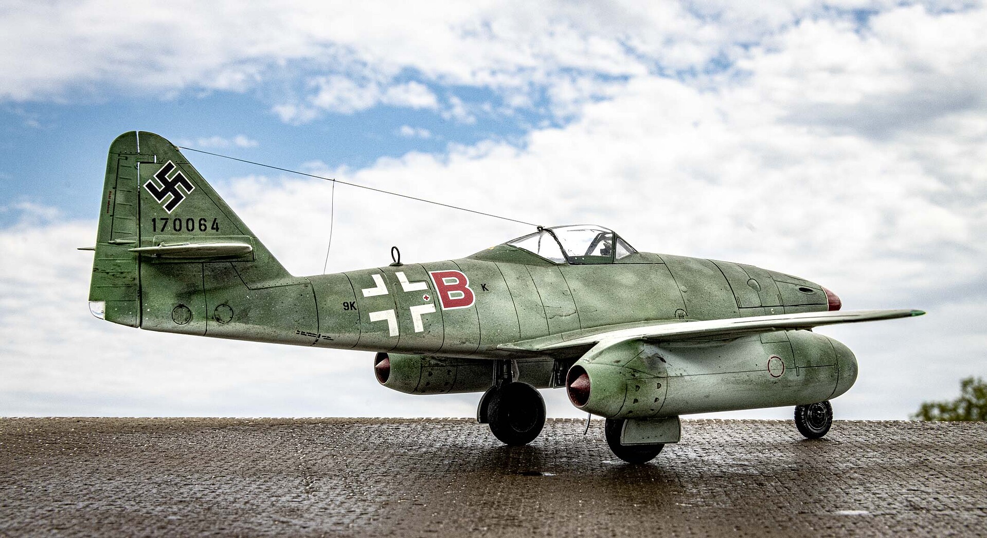 Messerschmitt Me 262 A-1a Fighter Aircraft -- Plastic Model Airplane ...