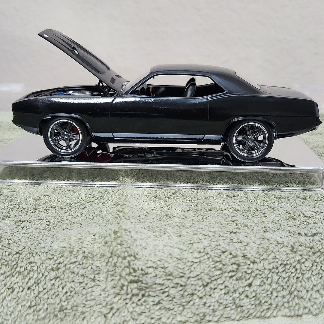 1970 Plymouth Hemi Cuda 2'n1 -- Plastic Model Car Kit -- 1/25 Scale ...