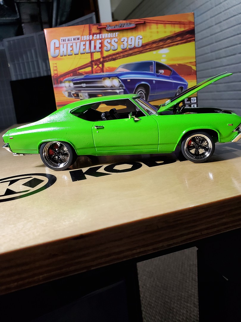 '69 Chevy Chevelle SS 396 -- Plastic Model Car Kit -- 1/25 Scale ...