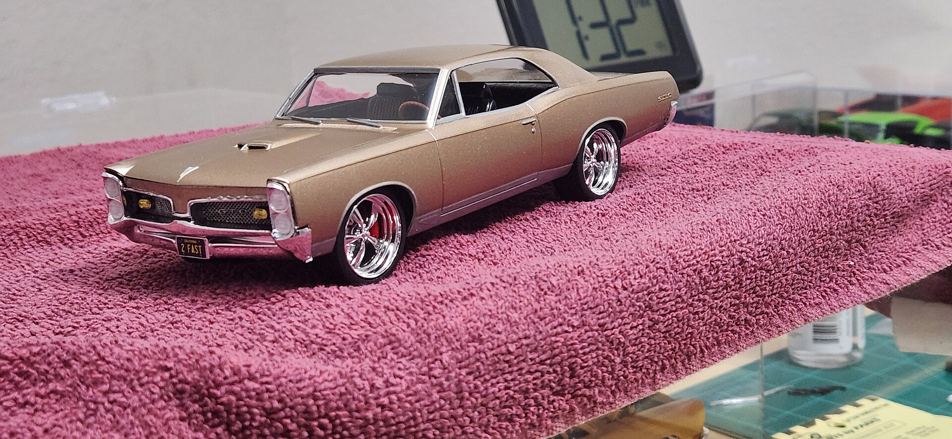 1967 Pontiac GTO -- Plastic Model Car Kit -- 1/25 Scale -- #710 ...