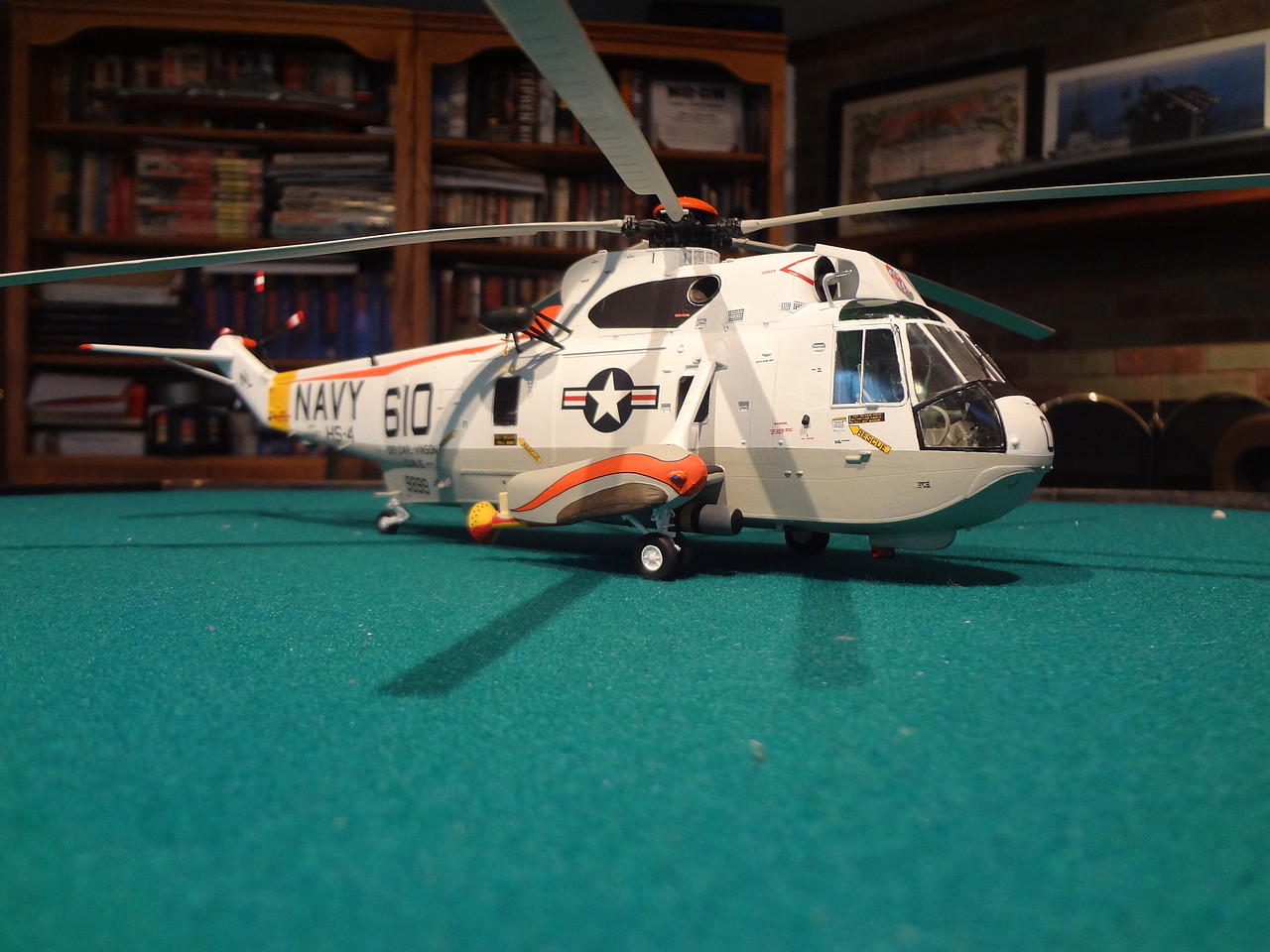 SH3H Sea King Helicopter -- Plastic Model Helicopter -- 1/48 Scale ...