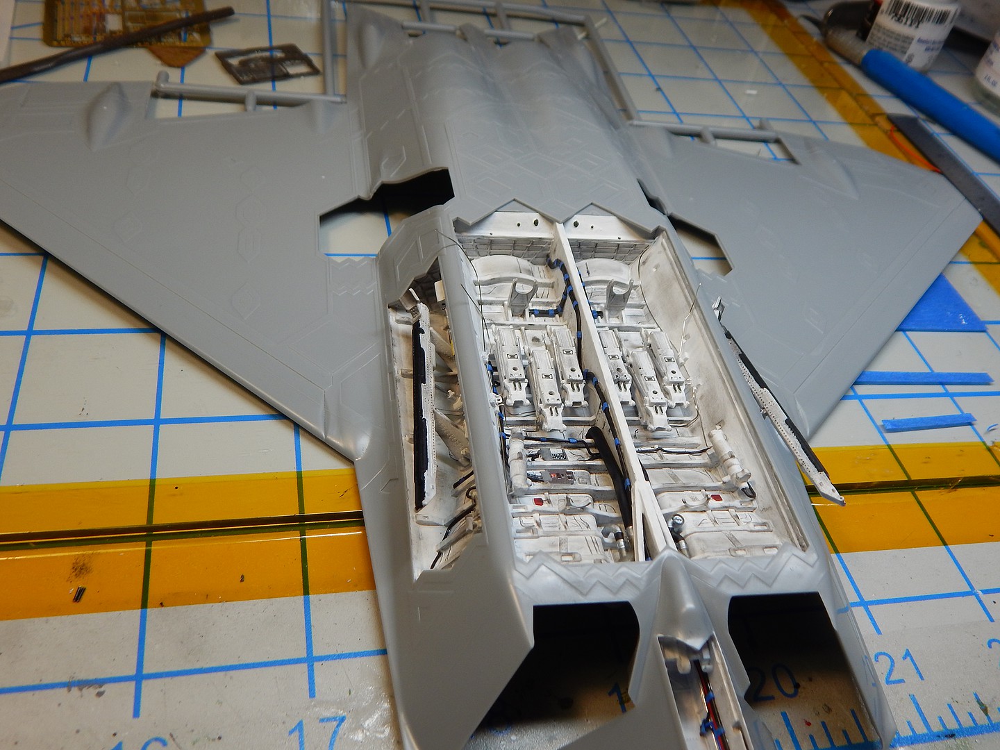 F-22 Raptor USAF -- Plastic Model Airplane Kit -- 1/48 Scale -- #07245 ...