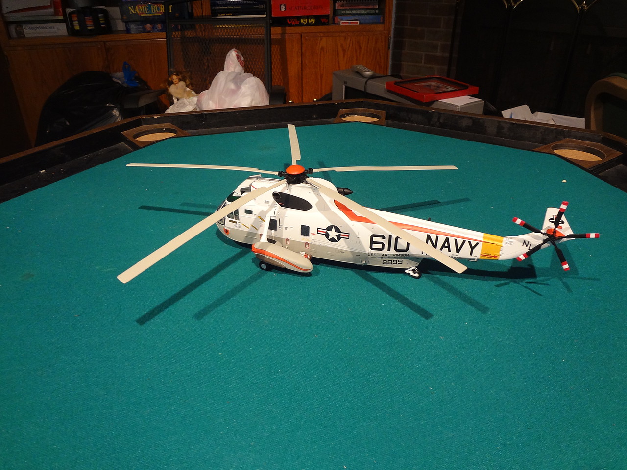 SH3H Sea King Helicopter -- Plastic Model Helicopter -- 1/48 Scale ...
