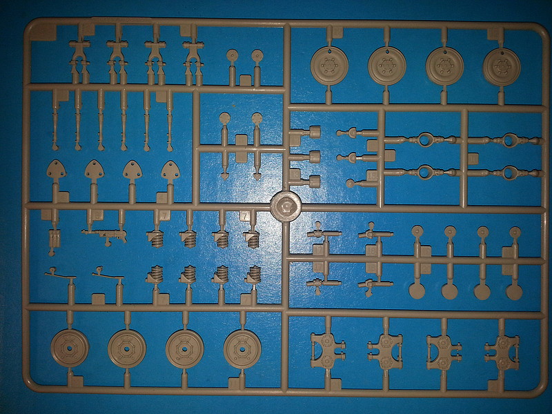 Sd.Kfz.222 Panzerspahwagen -- Plastic Model Military Vehicle Kit -- 1/ ...