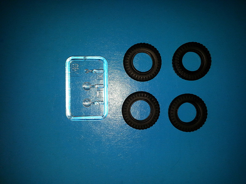 Sd.Kfz.222 Panzerspahwagen -- Plastic Model Military Vehicle Kit -- 1/ ...