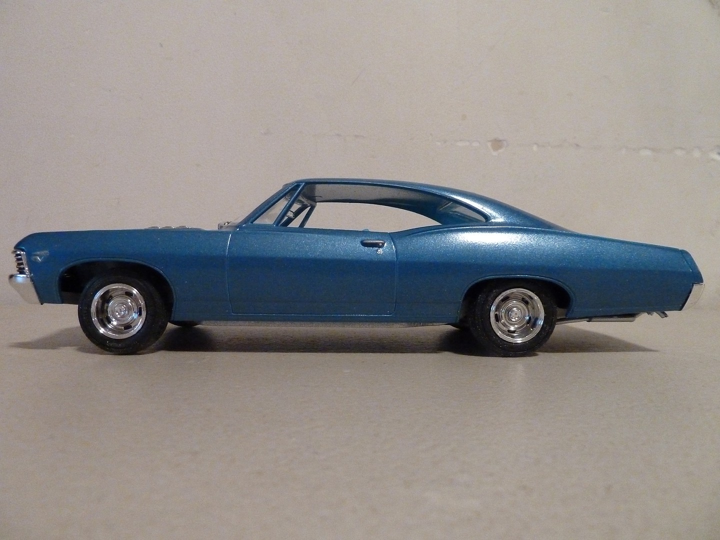1967 Chevy Impala SS (Stock) -- Plastic Model Car Kit -- 1/25 Scale ...