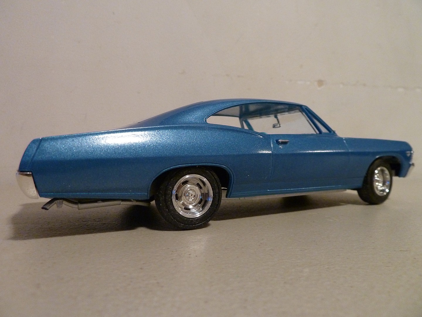 1967 Chevy Impala SS (Stock) -- Plastic Model Car Kit -- 1/25 Scale ...