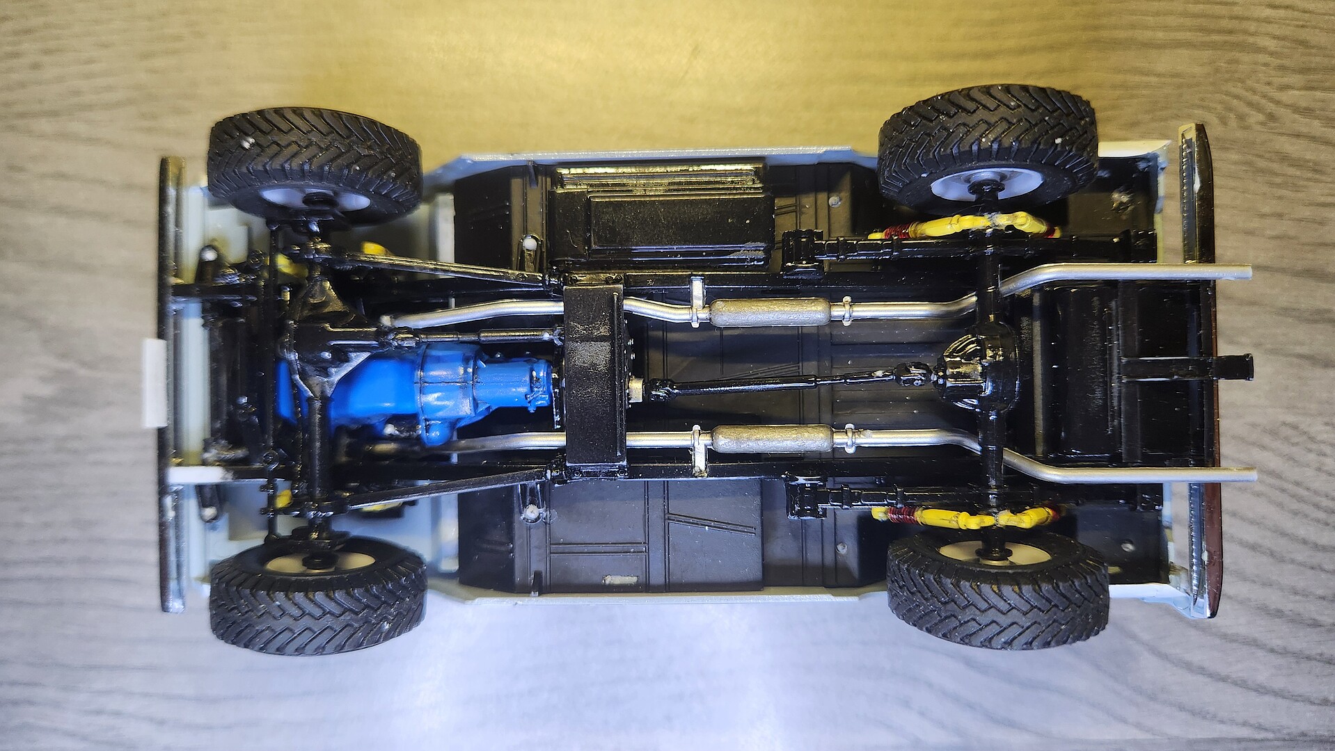 Ford Bronco -- Plastic Model Truck Kit -- 1/25 Scale -- #85-4320 ...