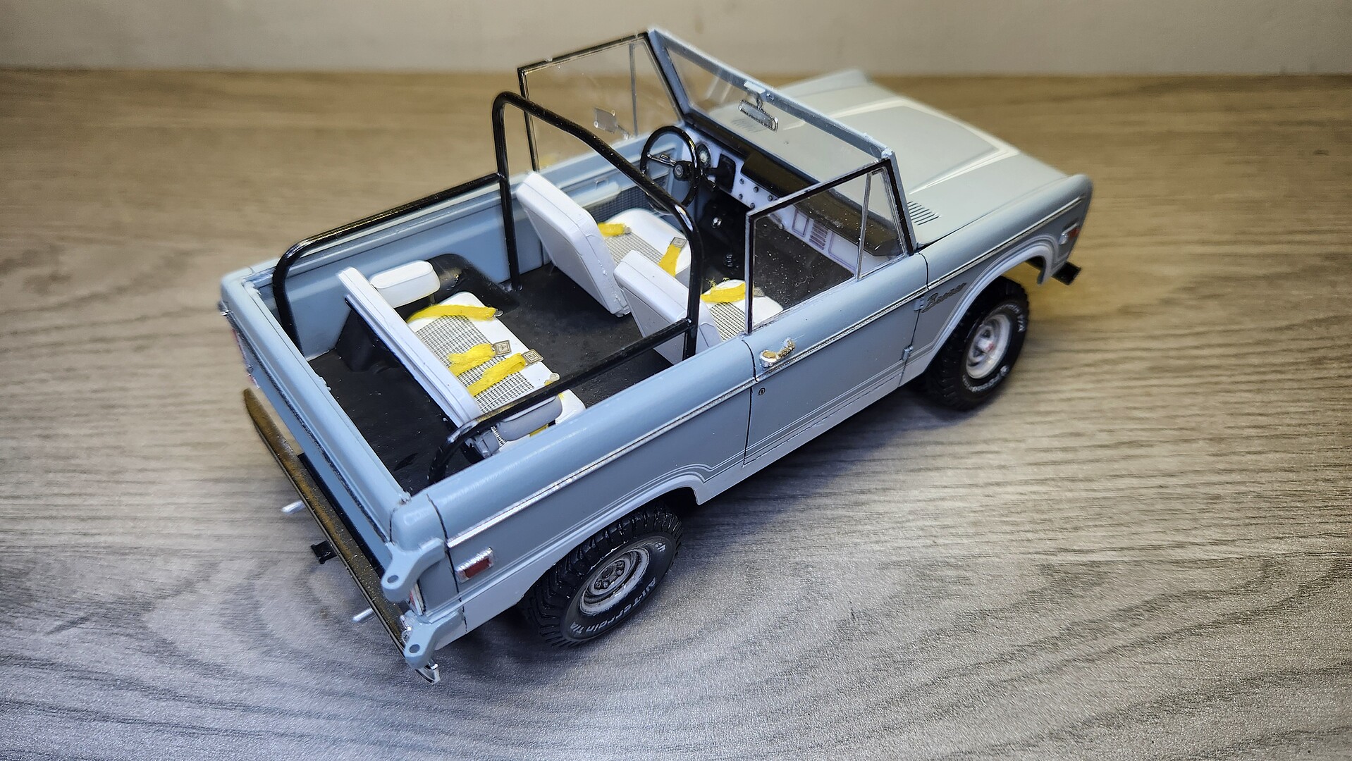 Ford Bronco -- Plastic Model Truck Kit -- 1/25 Scale -- #85-4320 ...