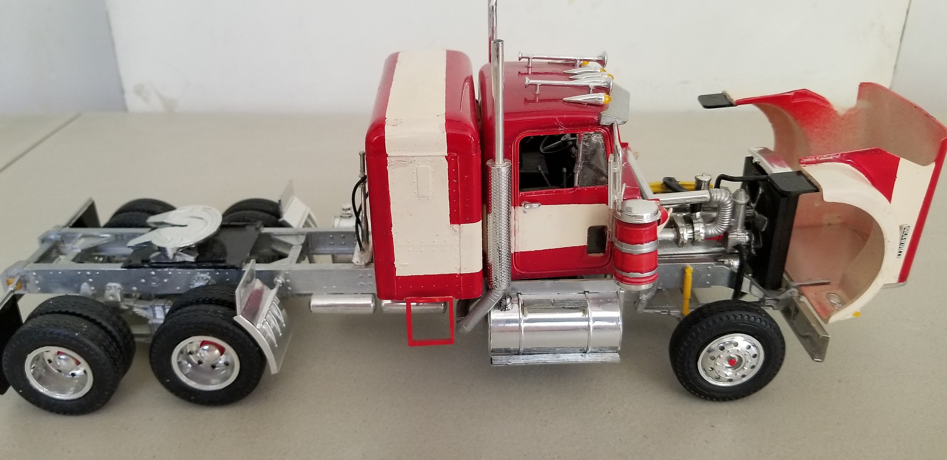 Kenworth W925 Conventional Semi Tractor Pictures