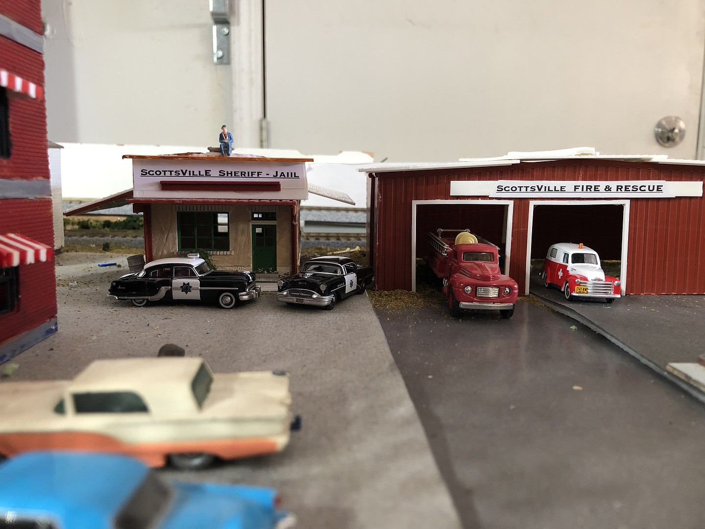 Fire Station Kit (Red) -- HO Scale Model Railroad Building -- #192 ...