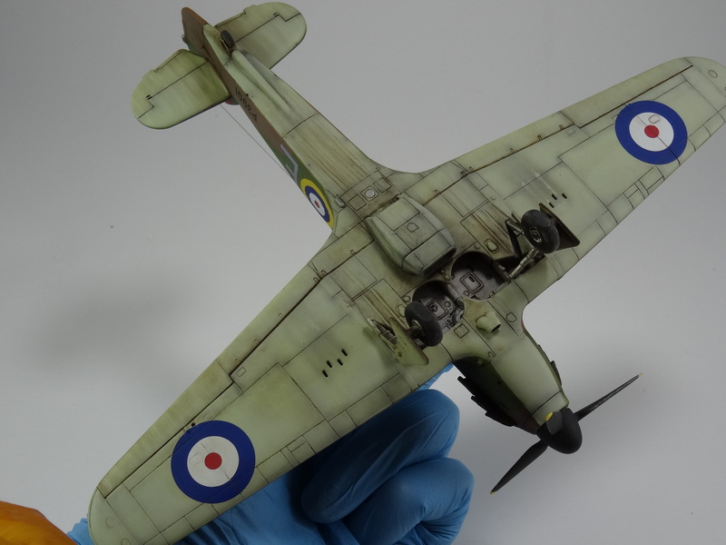 E-Z Snapz Hawker Hurricane MK.1 -- Snap Tite Plastic Model Aircraft Kit ...