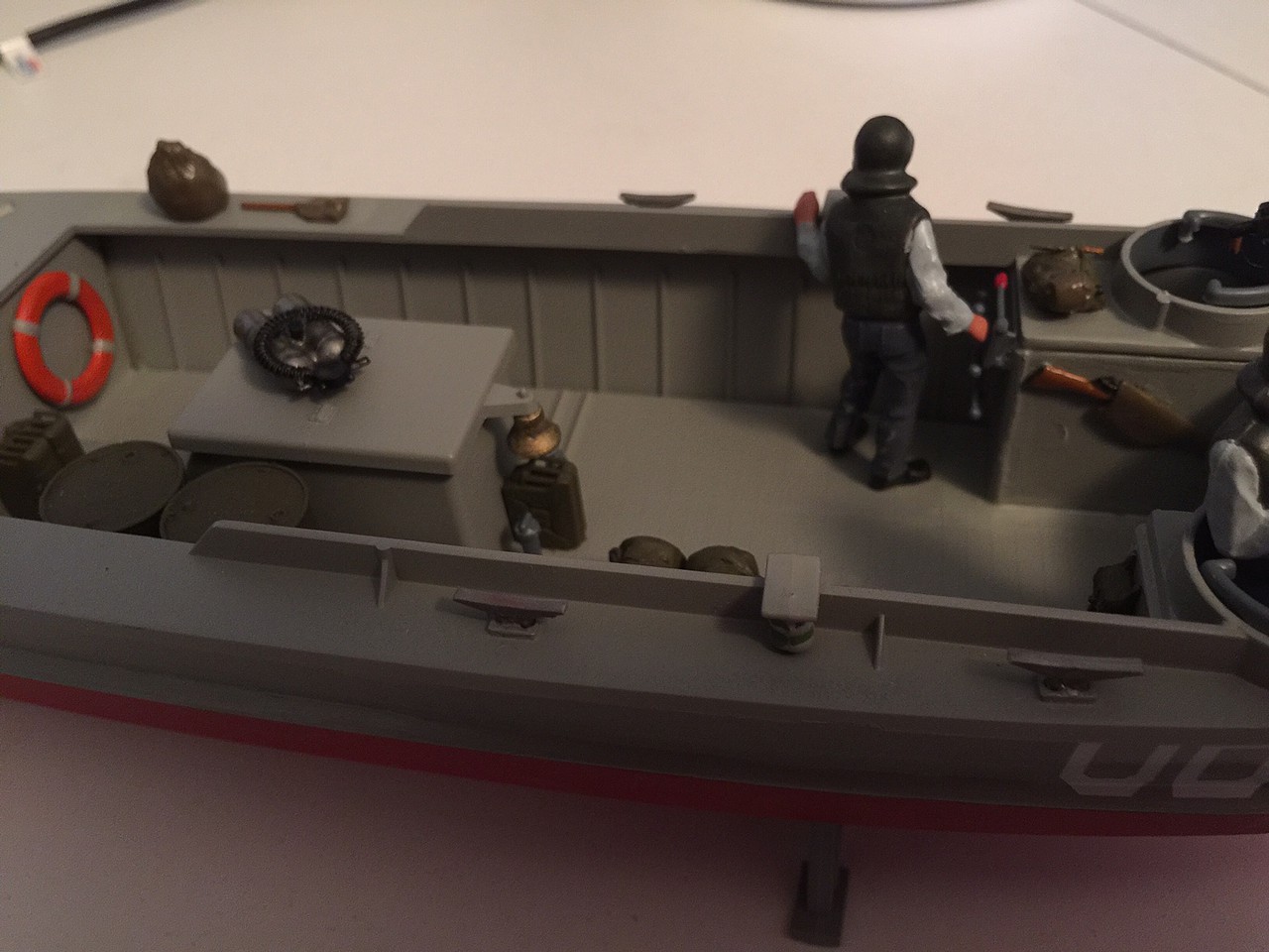 UDT Boat with Frogmen -- Plastic Model Military Ship Kit -- 1/35 Scale ...