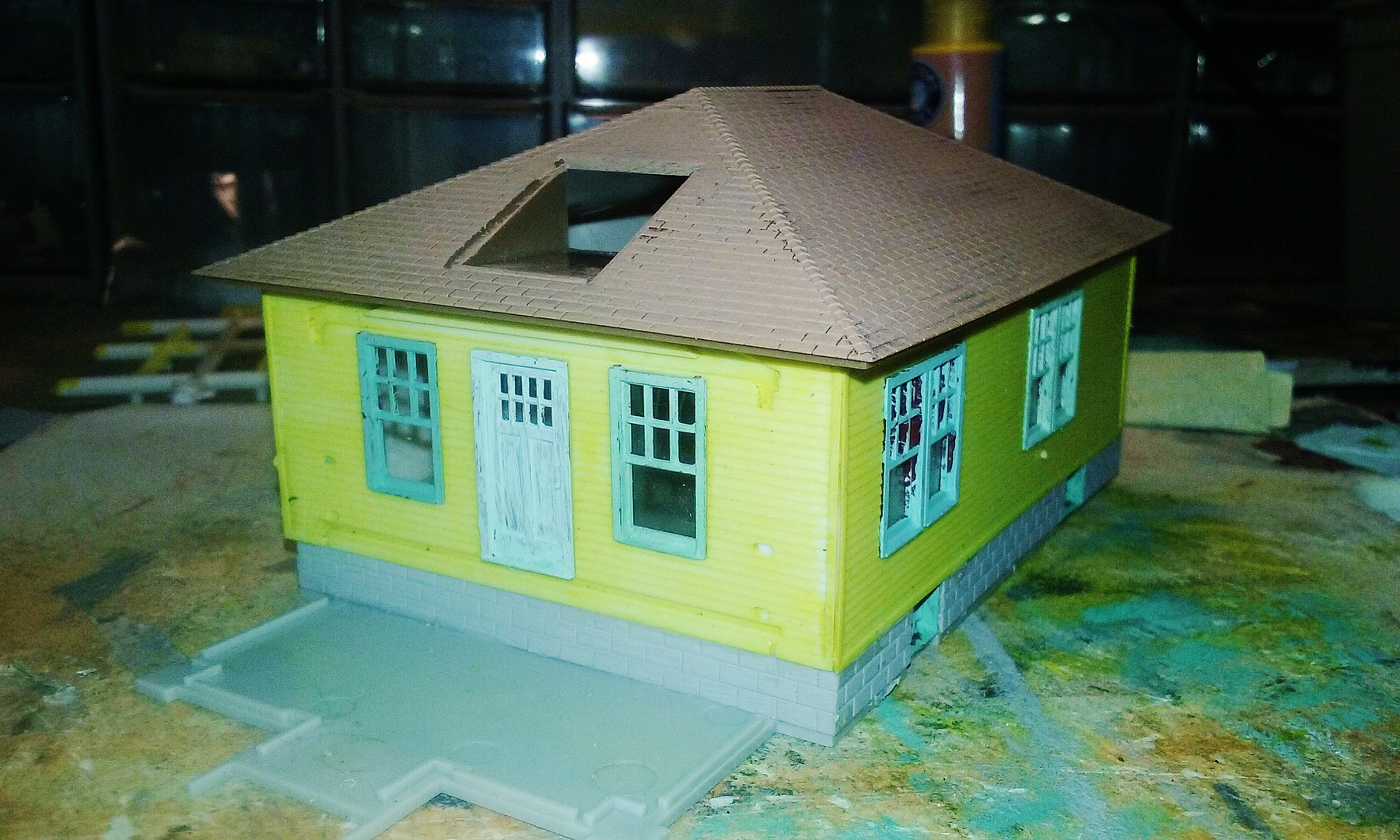 Gallery Pictures Atlas Barb's Bungalow Kit HO Scale Model Railroad ...