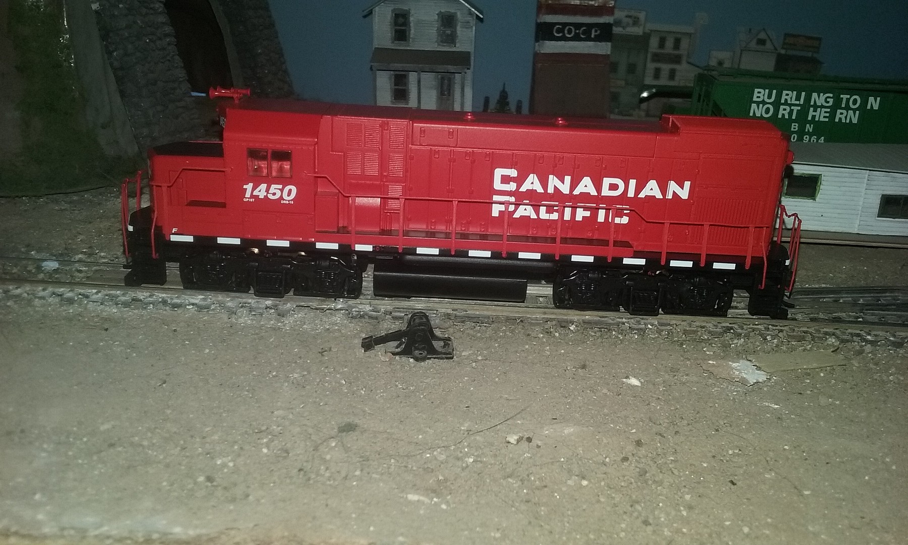 Gallery Pictures Walthers-Trainline EMD GP15-1 - Standard DC Canadian ...