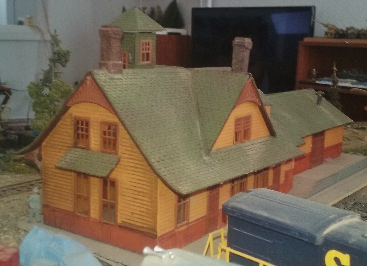 Dolores Depot - Kit -- HO Scale Model Railroad Building -- #803 ...
