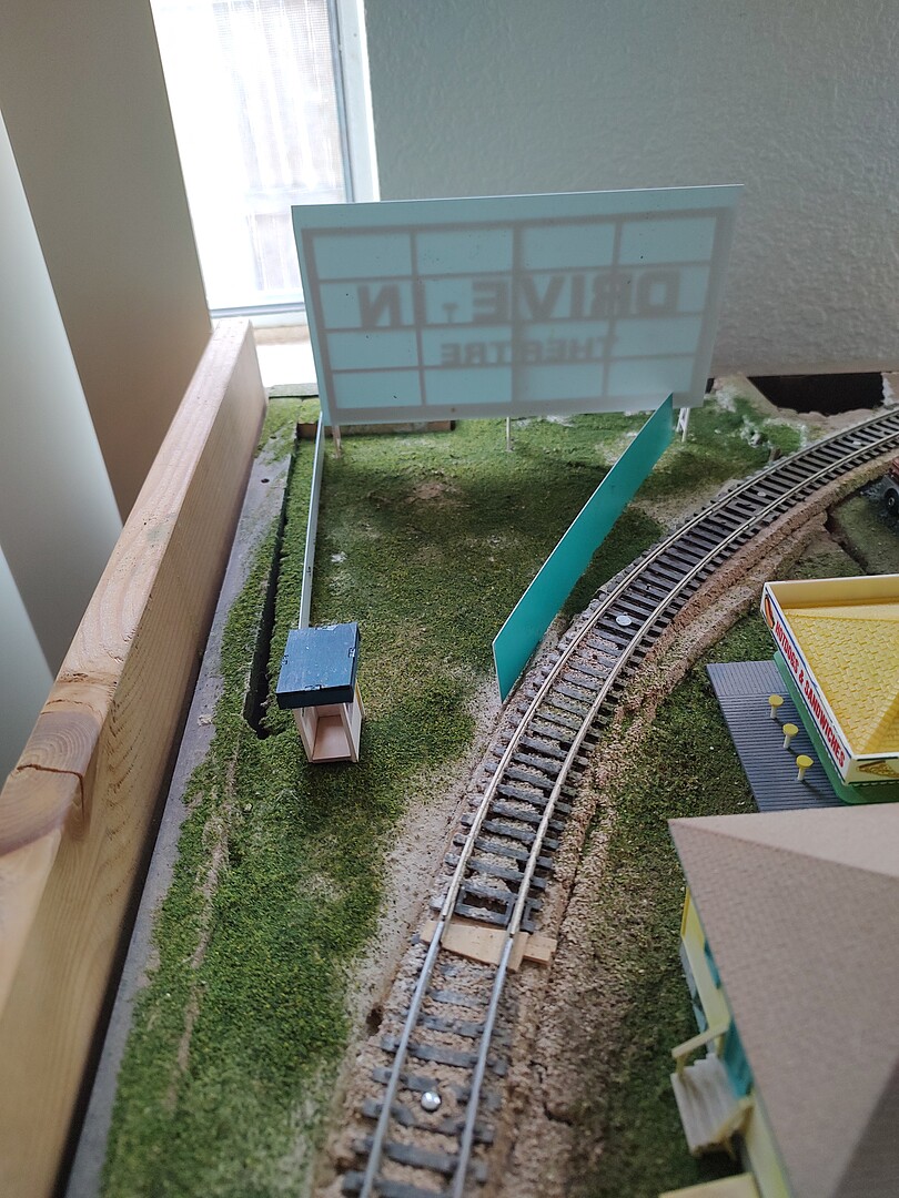 Drive-In Theatre - Kit -- HO Scale Model Railroad Building -- #168 ...