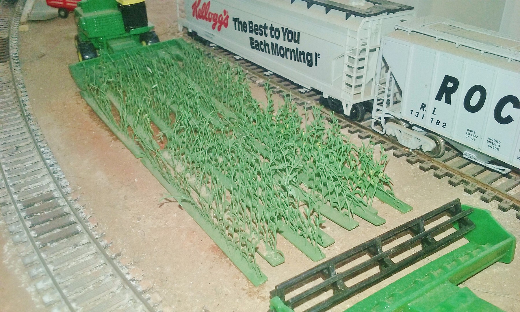 Corn Field - Kit - 10 x 10cm -- HO-Scale Model Railroad Grass Earth ...