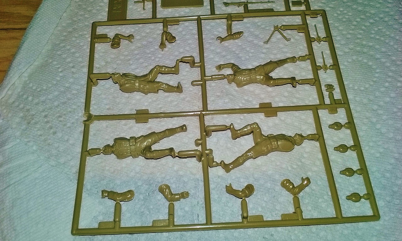 German DAK Africa Corps Soldier Set -- Plastic Model Military Figure ...