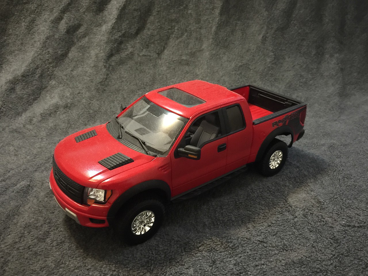 2013 Ford F-150 SVT Raptor -- Snap Tite Plastic Model Truck Kit -- 1/25 ...