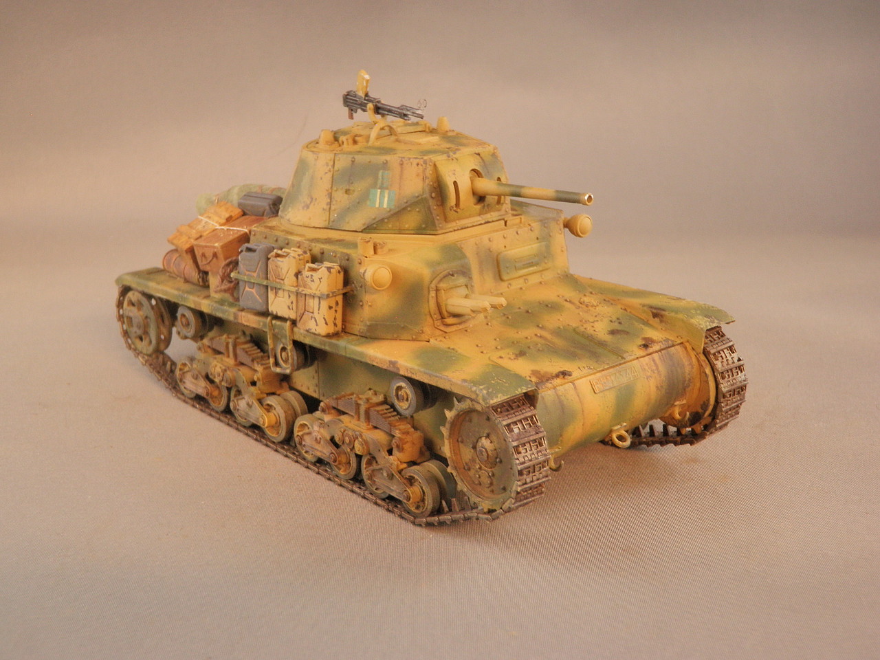 Italian Tank Carro Armato M13/40 -- Plastic Model Military Vehicle Kit ...