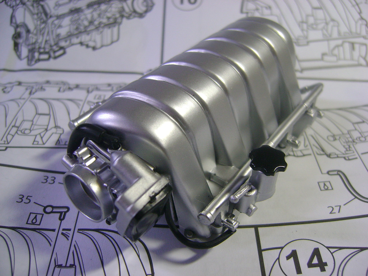 Dodge 6.1 Liter SRT Hemi V8 -- Diecast Model Engine Kit -- 1/6 Scale ...