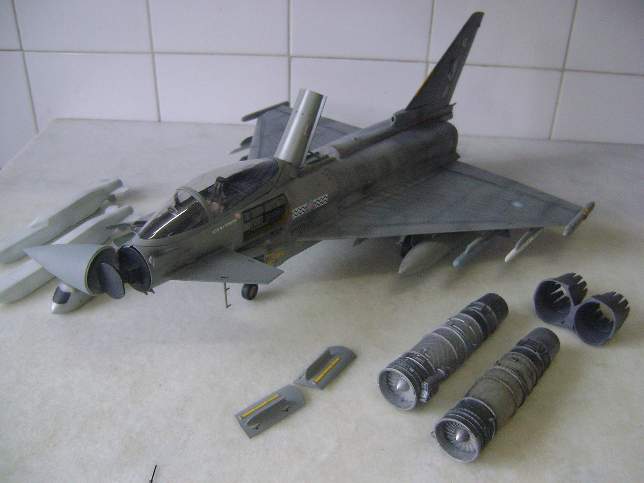 Gallery Pictures Trumpeter Eurofighter EF-2000 Typhoon Combat Aircraft ...