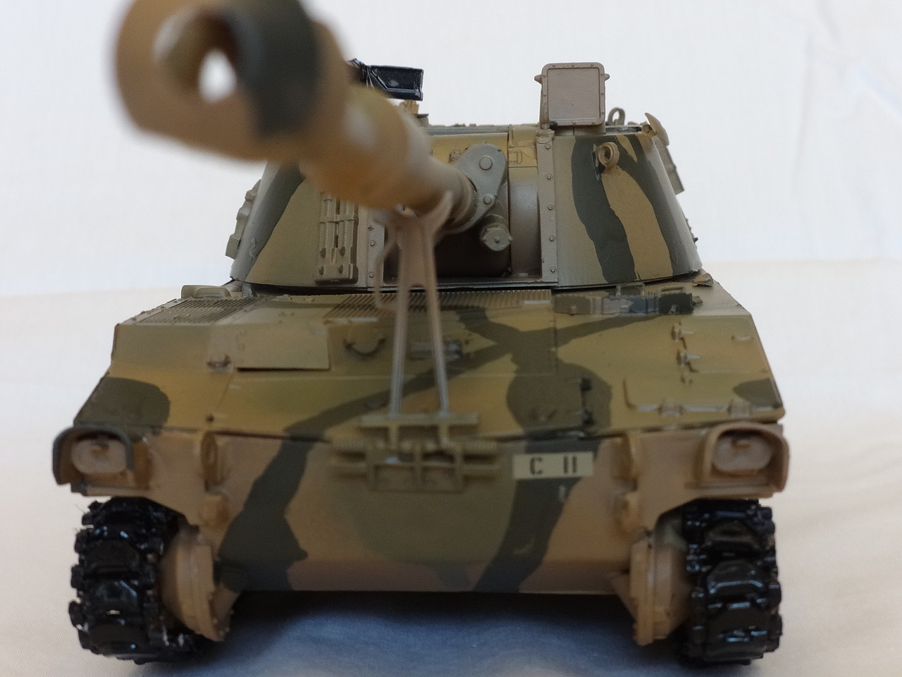 M109A2 Self-Propelled Howitzer Armored Vehicle -- Plastic Model Tank ...